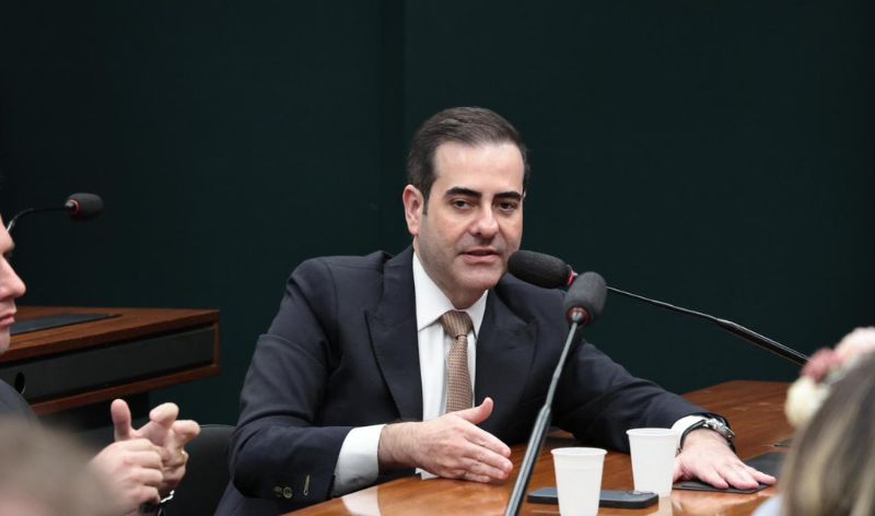 Projeto de Chiodini regulamenta IA na propaganda eleitoral - Upiara