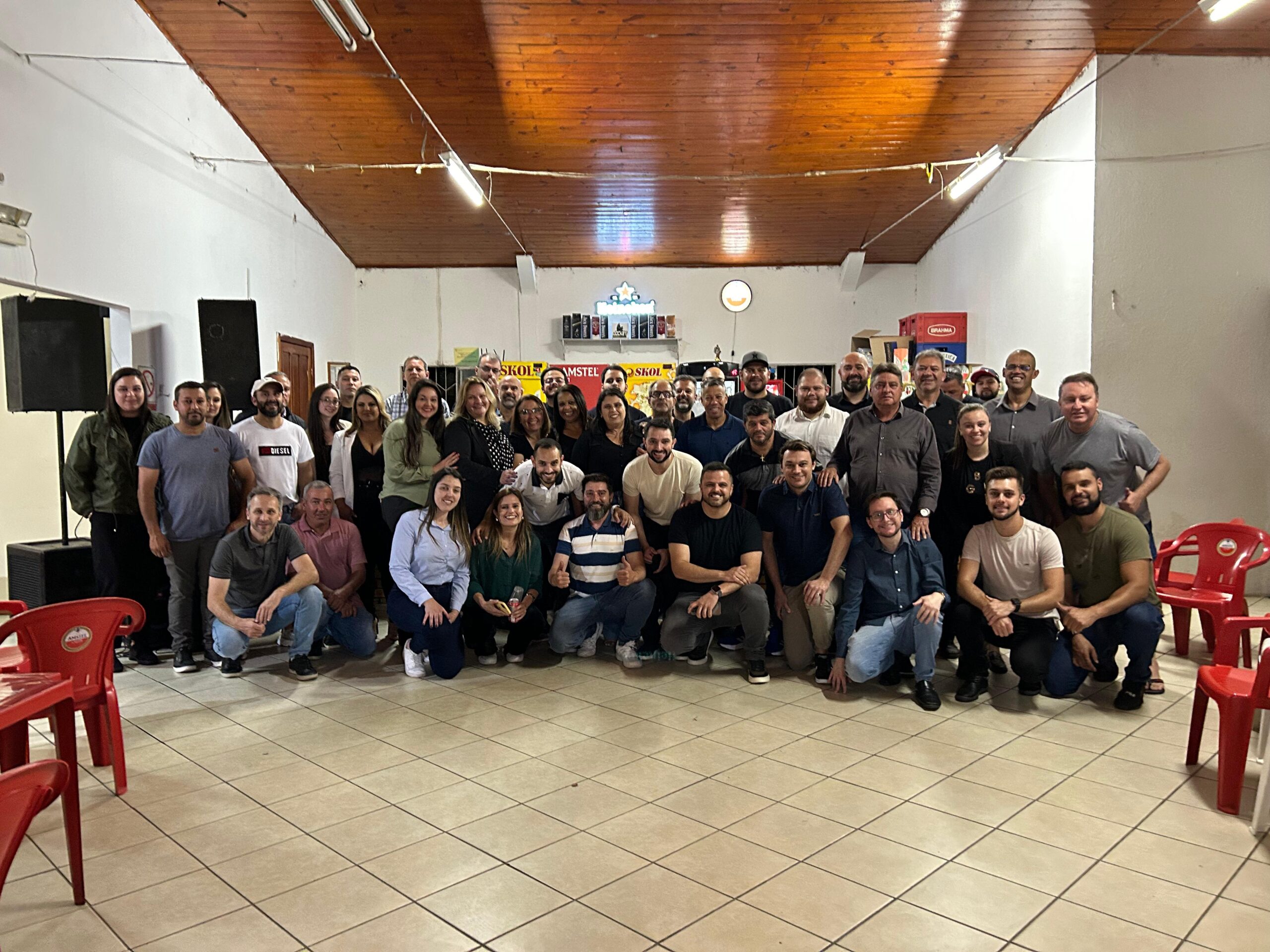 Lucas Neves reúne aliados para celebrar vitória eleitoral em Lages - Upiara